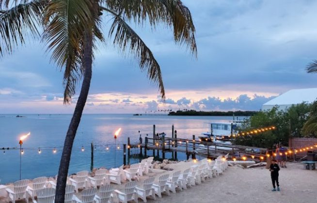 15 Best Restaurants in The Florida Keys - Where to Eat - Traveladvo